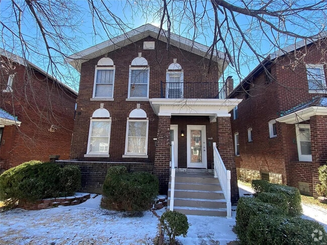 Tower Grove South Apartments for Rent with a Yard - Saint Louis, MO - 4 ...