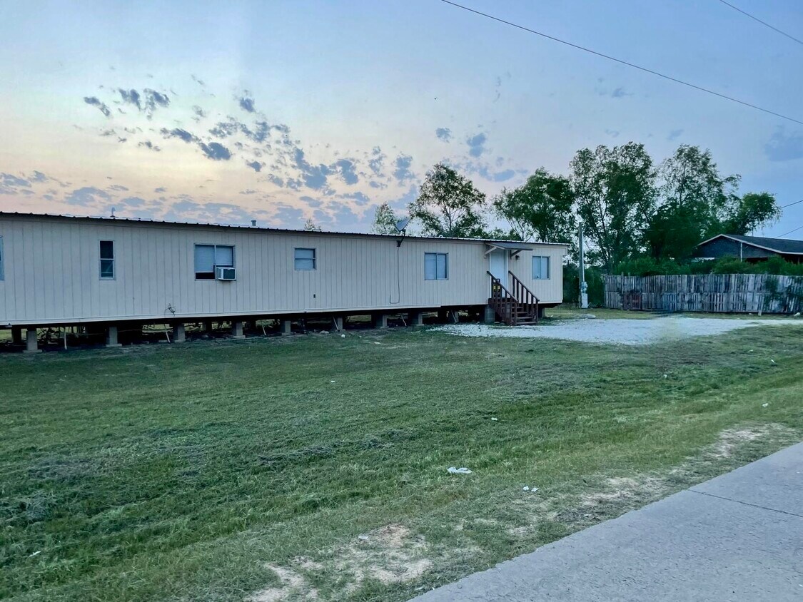 40 County Rd 3557, Cleveland, TX 77327 - House Rental in Cleveland, TX ...