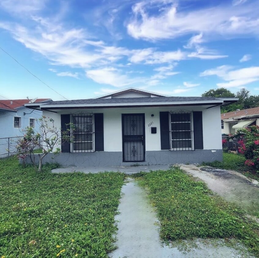 2221 NW 59th St, Miami, FL 33142 - House Rental in Miami, FL ...