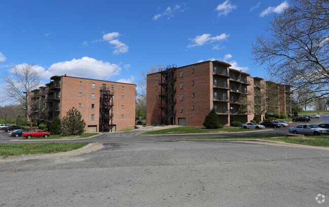 The Ridge at Chestnut Apartments - 8701 Chestnut Cir Kansas City, MO ...