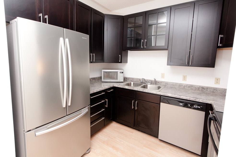 Presby Hall - UIUC Private Certified Housing - 405 E John St Champaign ...