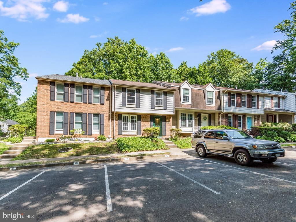9008 Alexis Ct, Springfield, VA 22152 - Townhome Rentals in Springfield ...