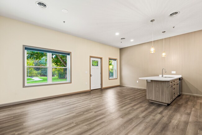 127 Lake St Unit 101, Chittenango, NY 13037 - Condo for Rent in ...