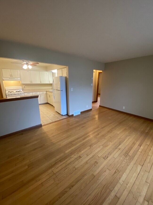 Evergreen Terrace Apartments - 744 Evergreen Dr Hartford, WI 53027 ...