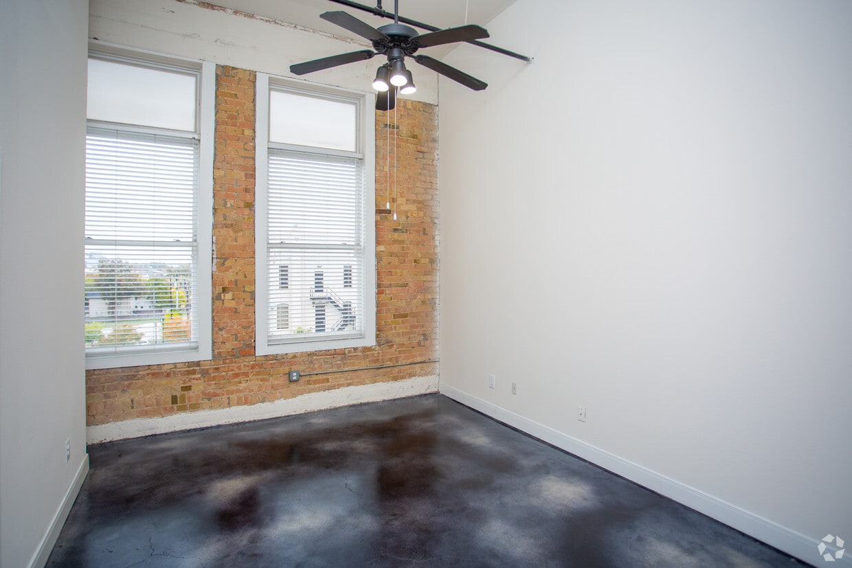 Homes of Parker Commons - 1015 S Jennings Ave Fort Worth, TX 76104 ...