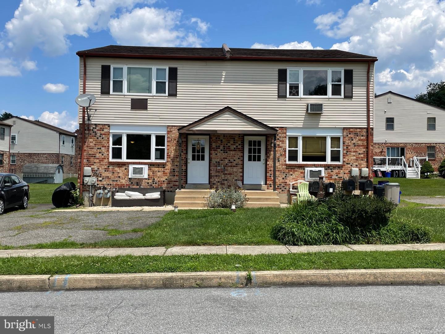 2-4 Aston Ct, Aston, PA 19014 - House Rental in Aston, PA | Apartments.com