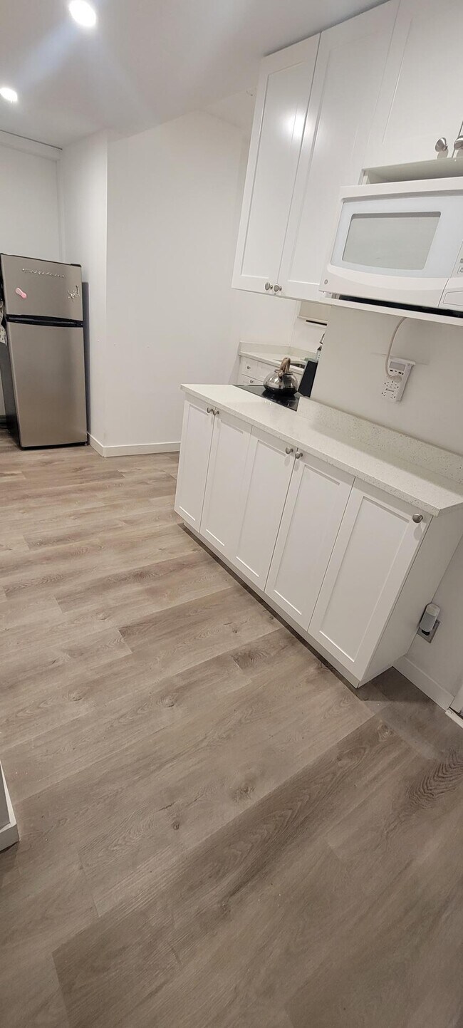 807 61st Av W, Vancouver, BC V6P 2B8 - House for Rent in Vancouver, BC ...