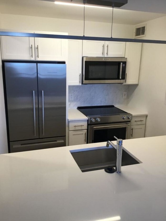 1 State St, Boston, MA 02109 - Room for Rent in Boston, MA | Apartments.com
