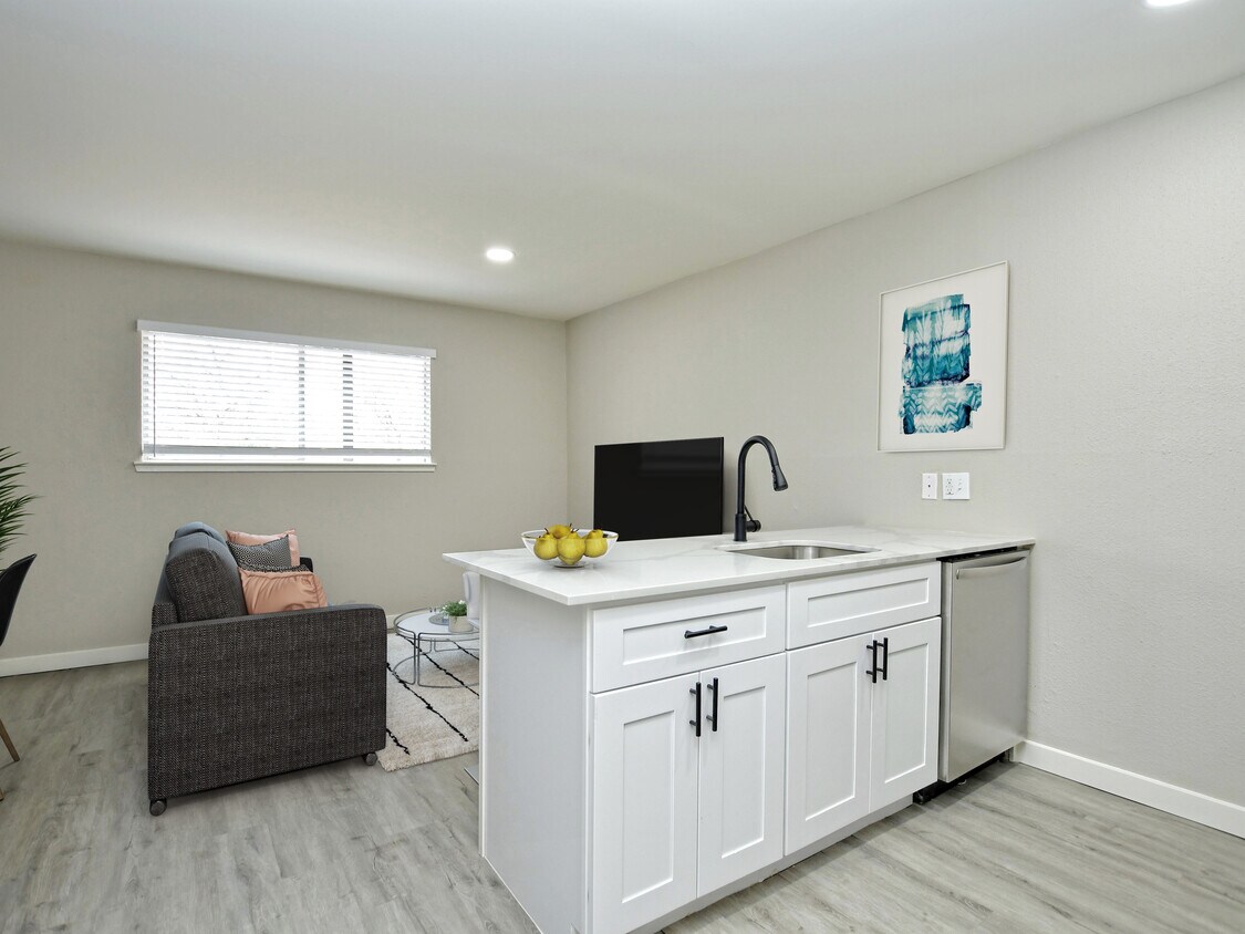 District 53 - 600 E 53Rd St Austin, TX 78751 | Apartments.com