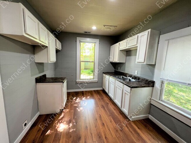 424 Gladys St, Bessemer, AL 35020 - Townhome Rentals in Bessemer AL ... 424 Gladys St, Bessemer, AL 35020 - Townhome Rentals in Bessemer AL ...