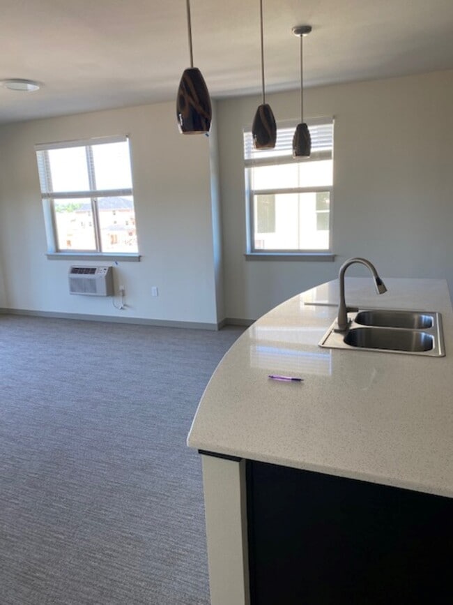 Lark View Village Apartments - 29774 Willowcreek Rd Eugene, OR ...