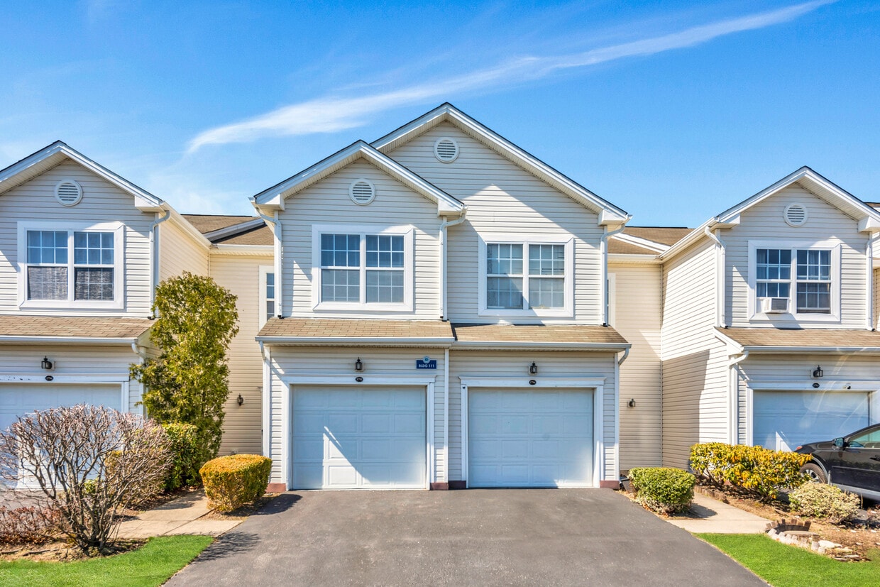 Rosemont Brookhaven - 1220 Orchid Cir Bellport Village, NY 11713 ...