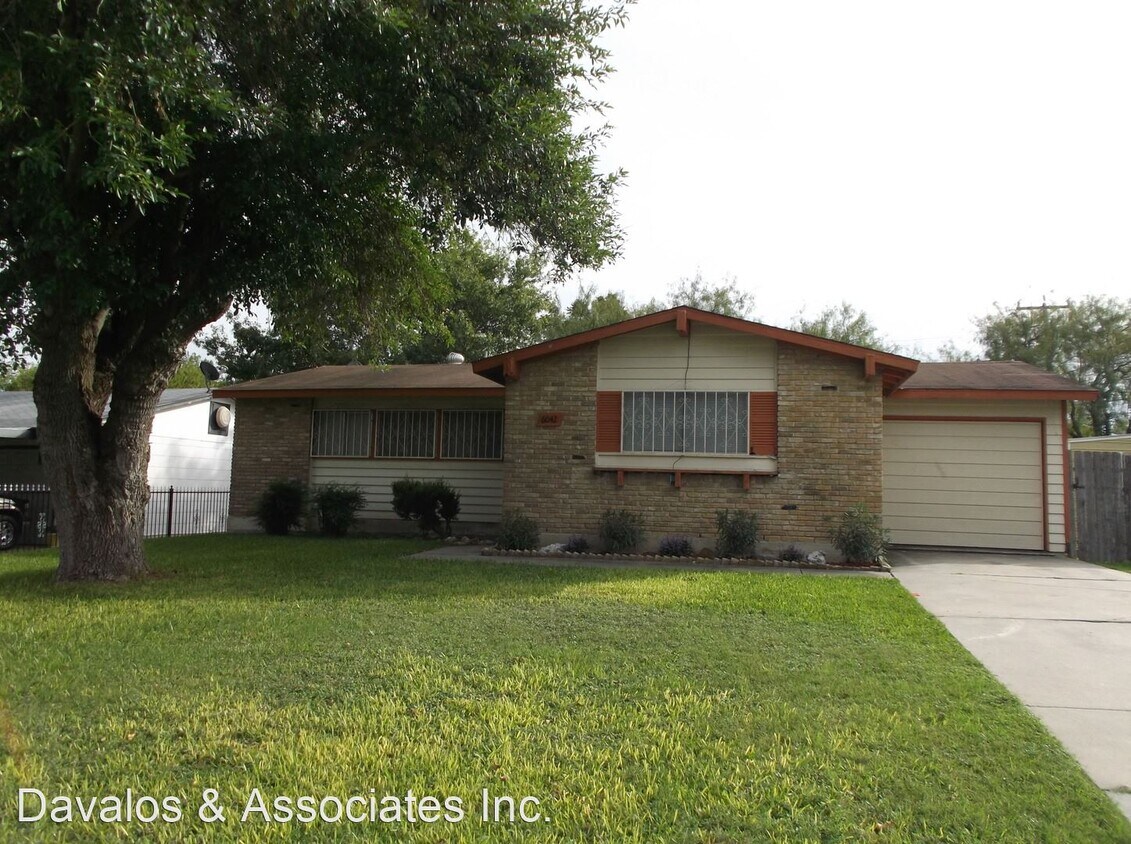 6042 Knoll Krest Dr, San Antonio, TX 78242 - House Rental in San ...