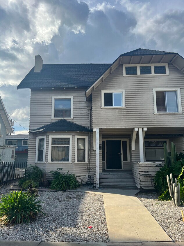 2627 S Catalina St, Los Angeles, CA 90007 - Apartments in Los Angeles ...