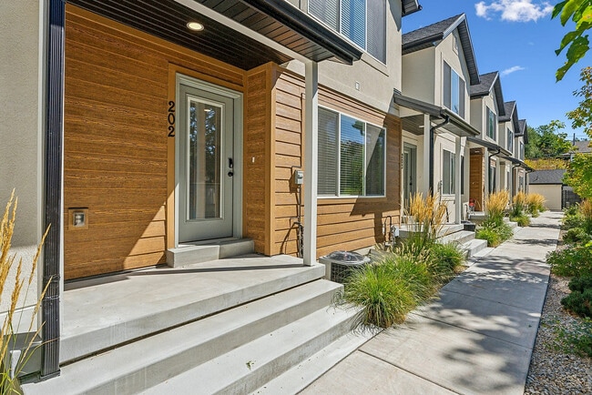 Oak Ridge Acres Apartments for Rent with a Walk-In Closet - Ogden, UT ...