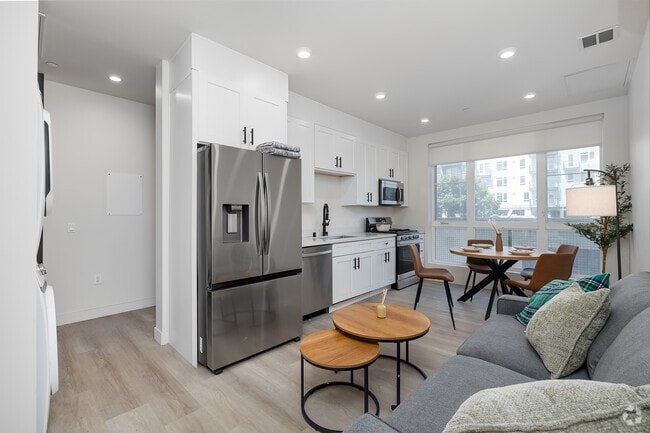 Exposition Park West Apartments for Rent with a Swimming Pool - Los ...