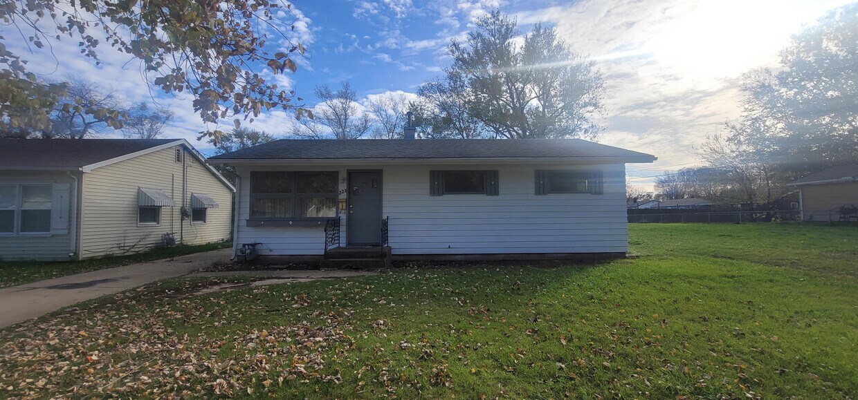 223 Clara Ave, Rockford, IL 61104 - House Rental in Rockford, IL ...