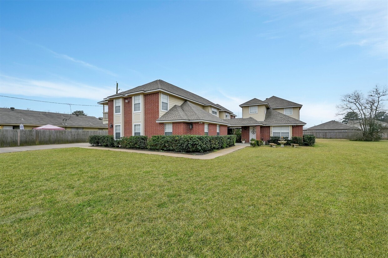1139 Lovett St, Tomball, TX 77375 - Condo for Rent in Tomball, TX ...