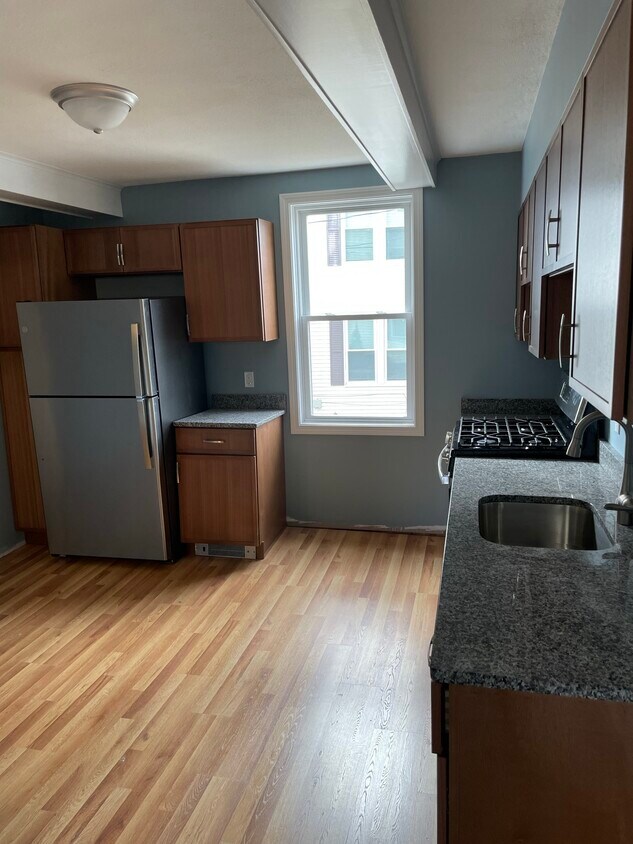 356 S Main St Unit Apartment 1, Woonsocket, RI 02895 - 356 S Main St ...