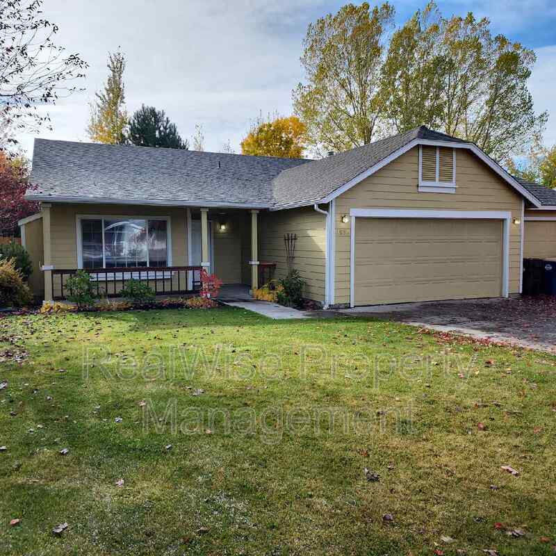 1556 NW Teak Ave, Redmond, OR 97756 - House Rental in Redmond, OR ...