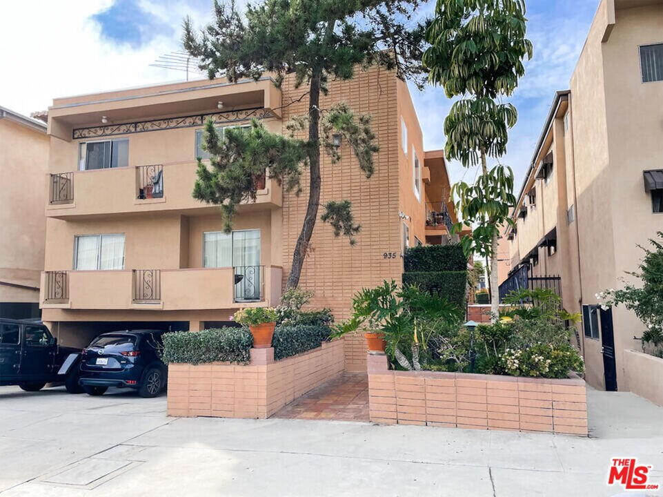 935 N Alfred St Unit 7, Los Angeles, CA 90069 - Room for Rent in Los ...
