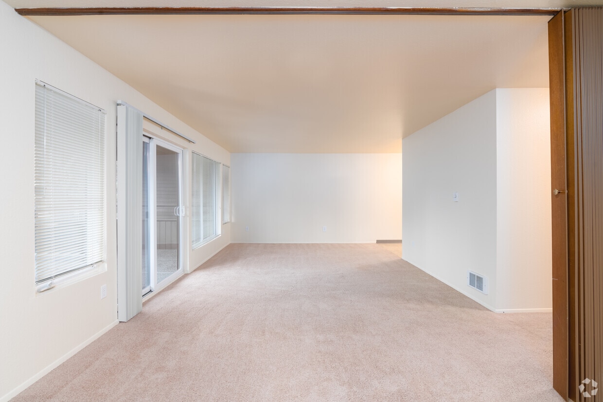 Executive Estates - 1227 Ne 143rd St Seattle, WA 98125 | Apartments.com