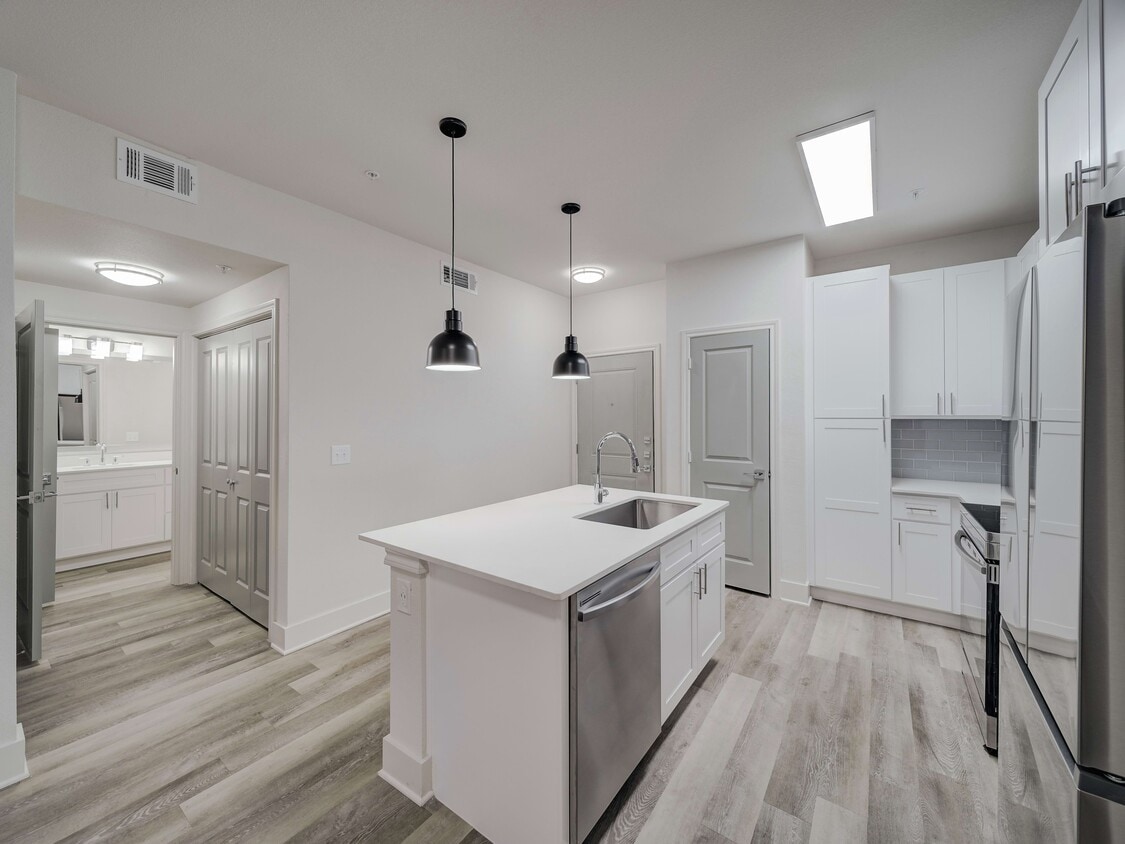Cortland Addison Circle - 15777 Quorum Dr Addison, TX 75001 ...