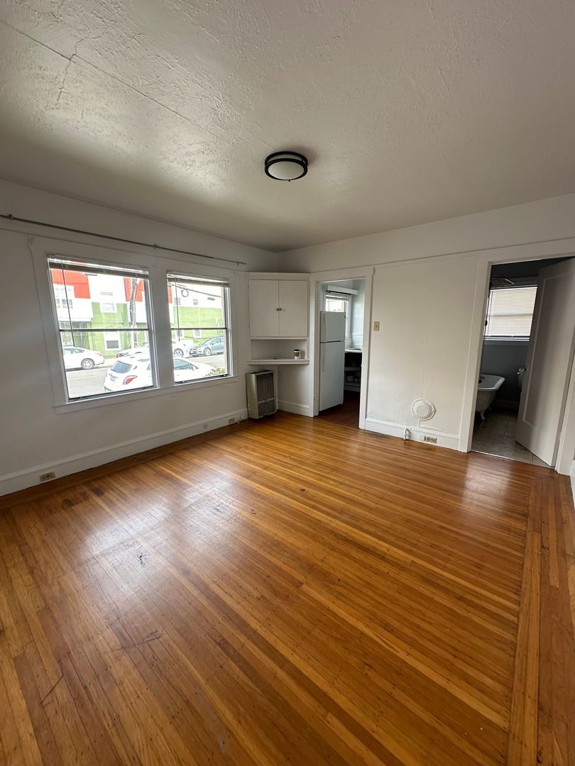 1093 Alcatraz Ave Unit 04, Oakland, CA 94608 - Room for Rent in Oakland ...