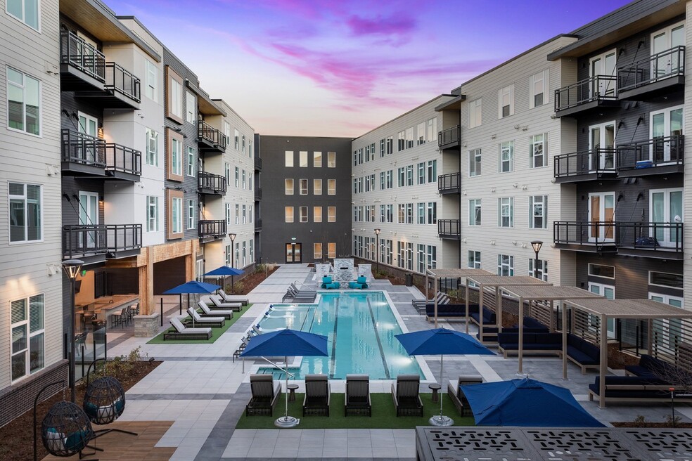 2 Bedroom Littleton, CO Pet Friendly Apartments - 909 Rentals ...