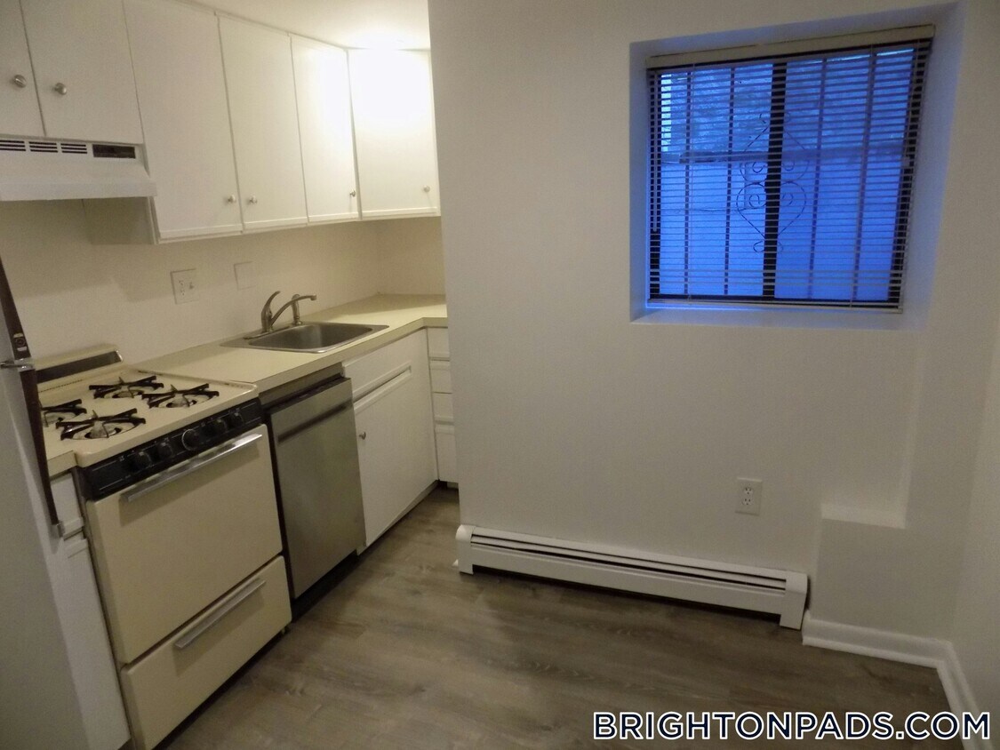 26 Commonwealth Terrace Unit 3, Newton, MA 02467 | Apartments.com