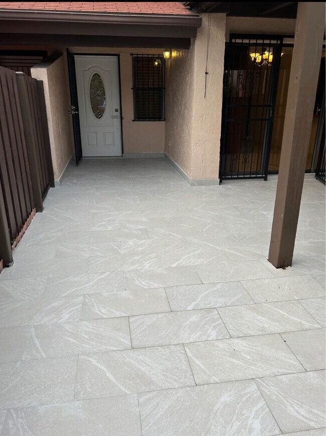 Park Lake Village Condominiums Apartments for Rent with Wheelchair Access - Miami, FL - Updated ...