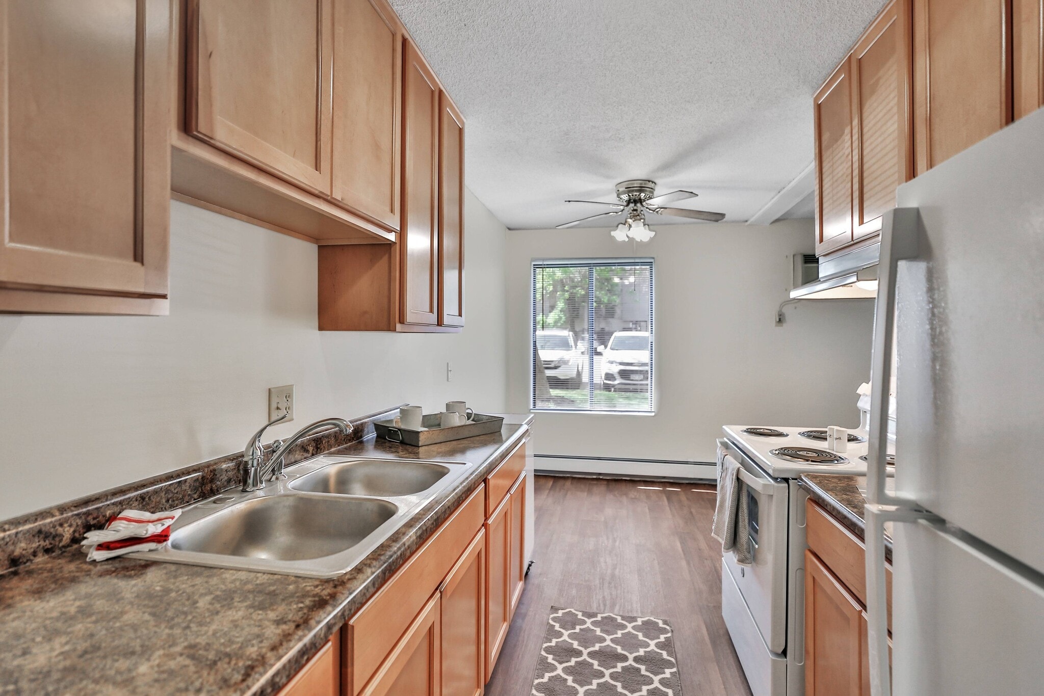 Eagle Pointe Apartments - 2044 Oakdale Ave West Saint Paul, MN 55118 ...