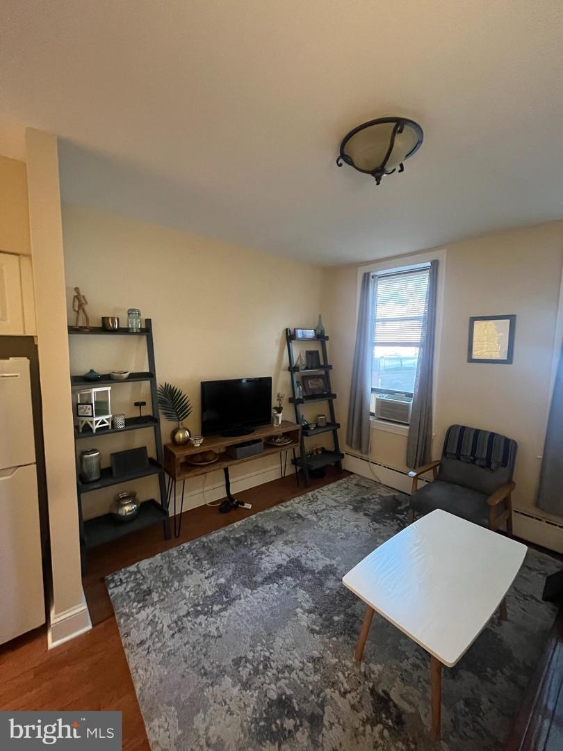 1176 S 11Th St Unit 1, Philadelphia, PA 19147 - Room for Rent in ...