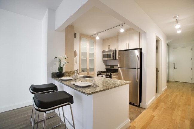 10 Hanover Square Apartments - New York, NY | Apartments.com