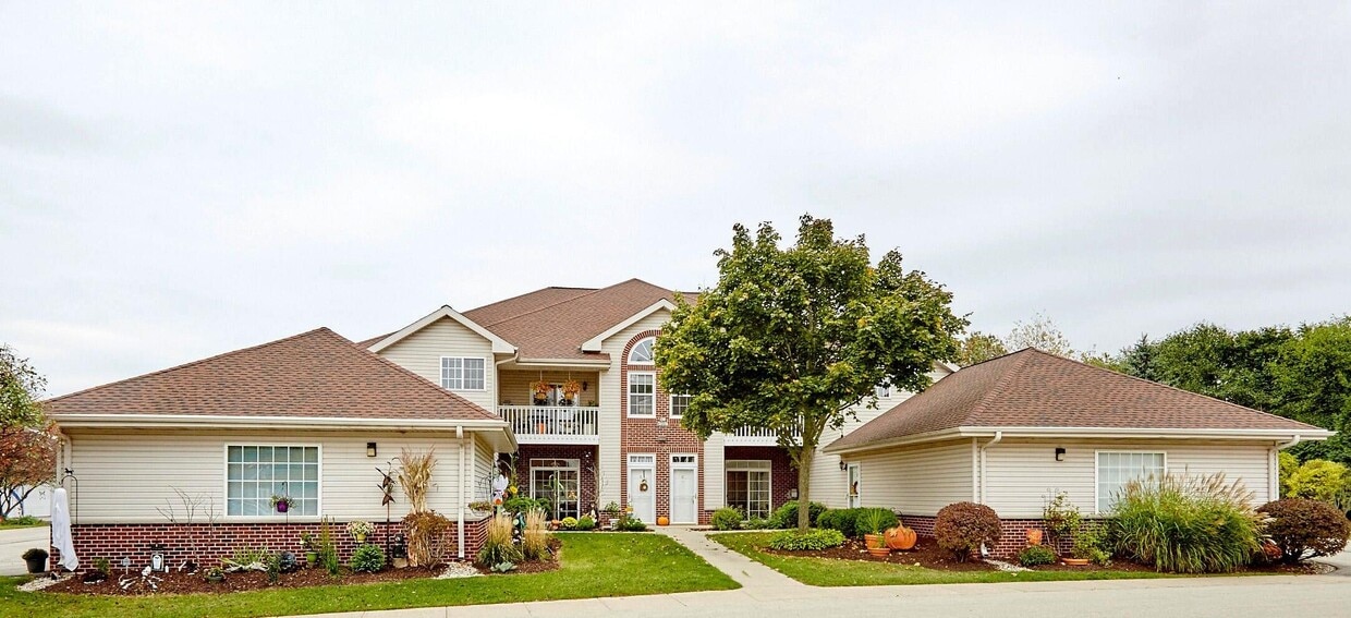 N43N32801 Rasmus Rd Unit 9F, Nashotah, WI 53058 - Condo for Rent in ...