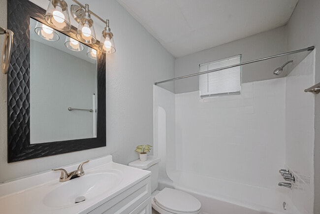 Rosslyn Heights Loft Apartments for Rent - Houston, TX - Updated Today ...