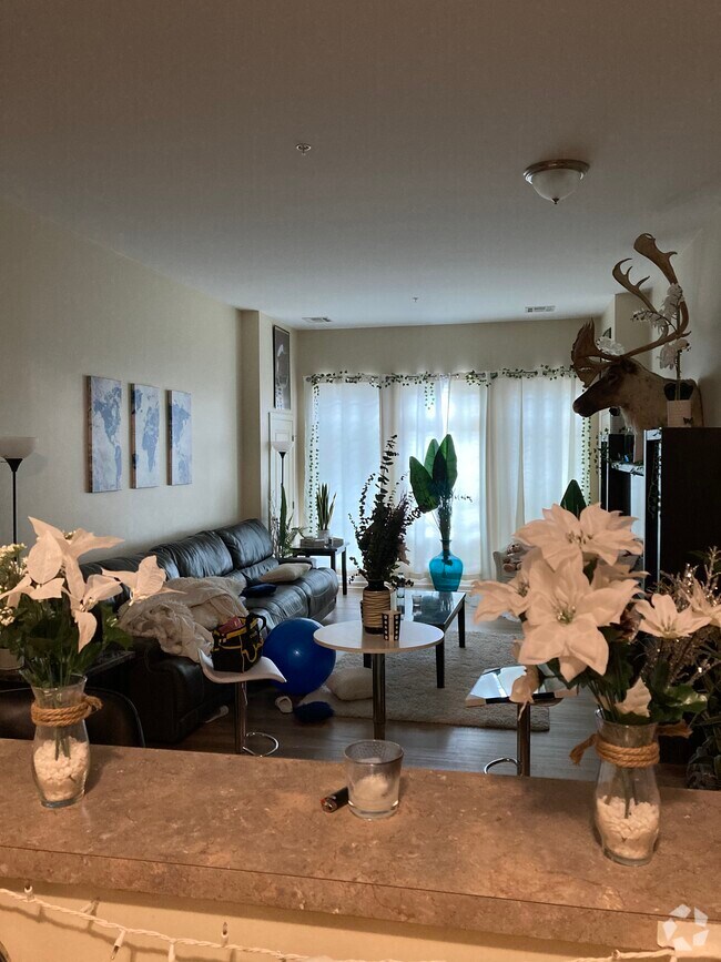 Independence Place Apartments for Rent with a Garage - State College ...