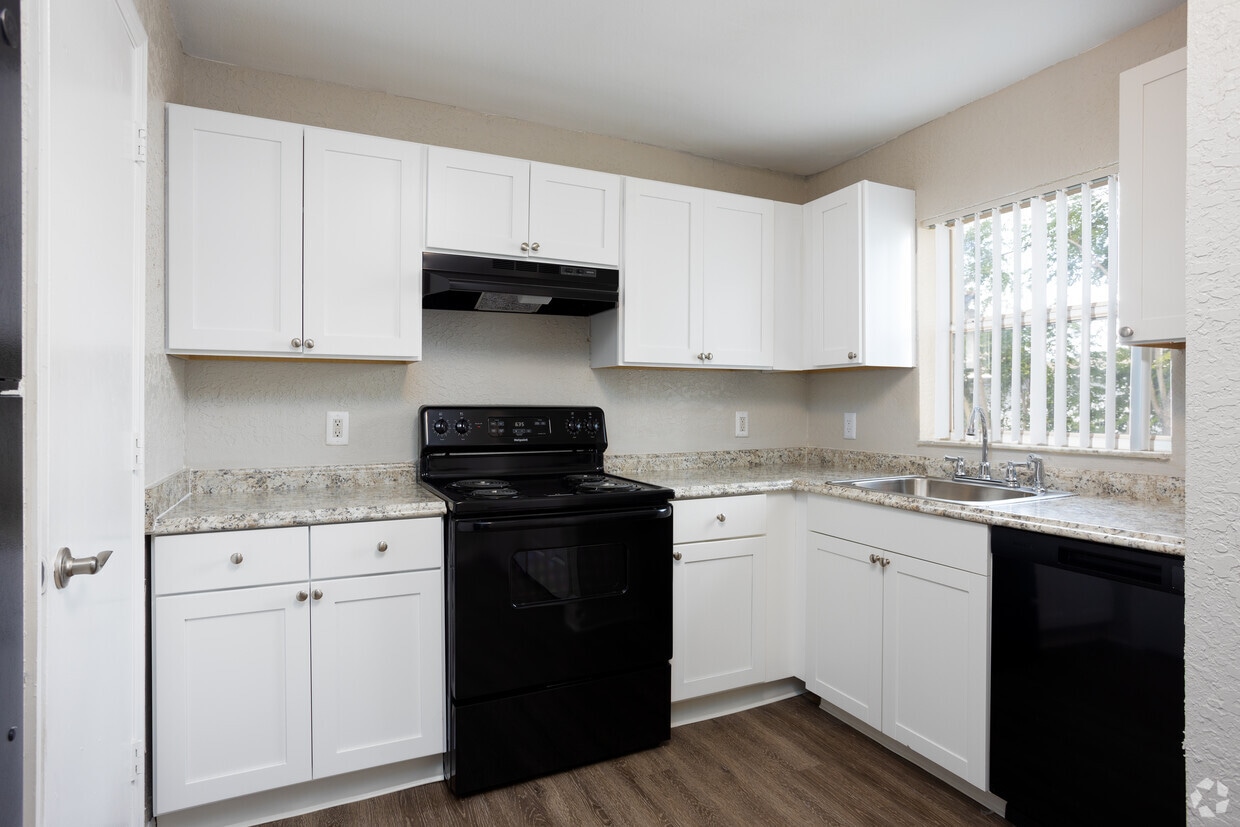 Rolling Hills Apartment Homes - 5402 Pine Chase Dr Orlando, FL 32808 ...