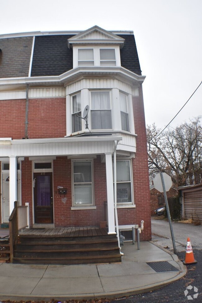 East Side-York Apartments for Rent with Hardwood Floors - York, PA - 1 ...