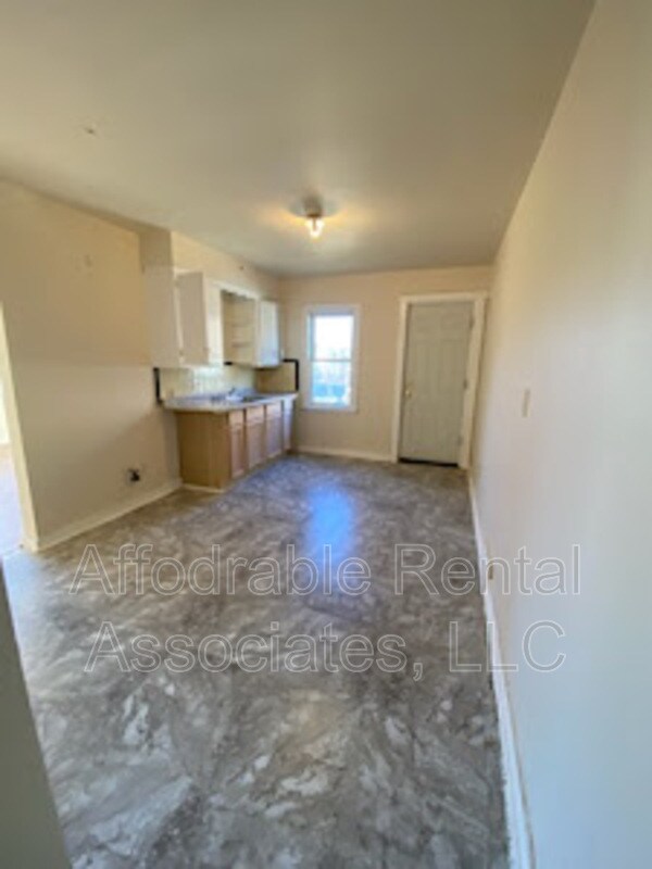 1406 W Walker St Unit Upper West, Milwaukee, WI 53204 - Condo for Rent ...