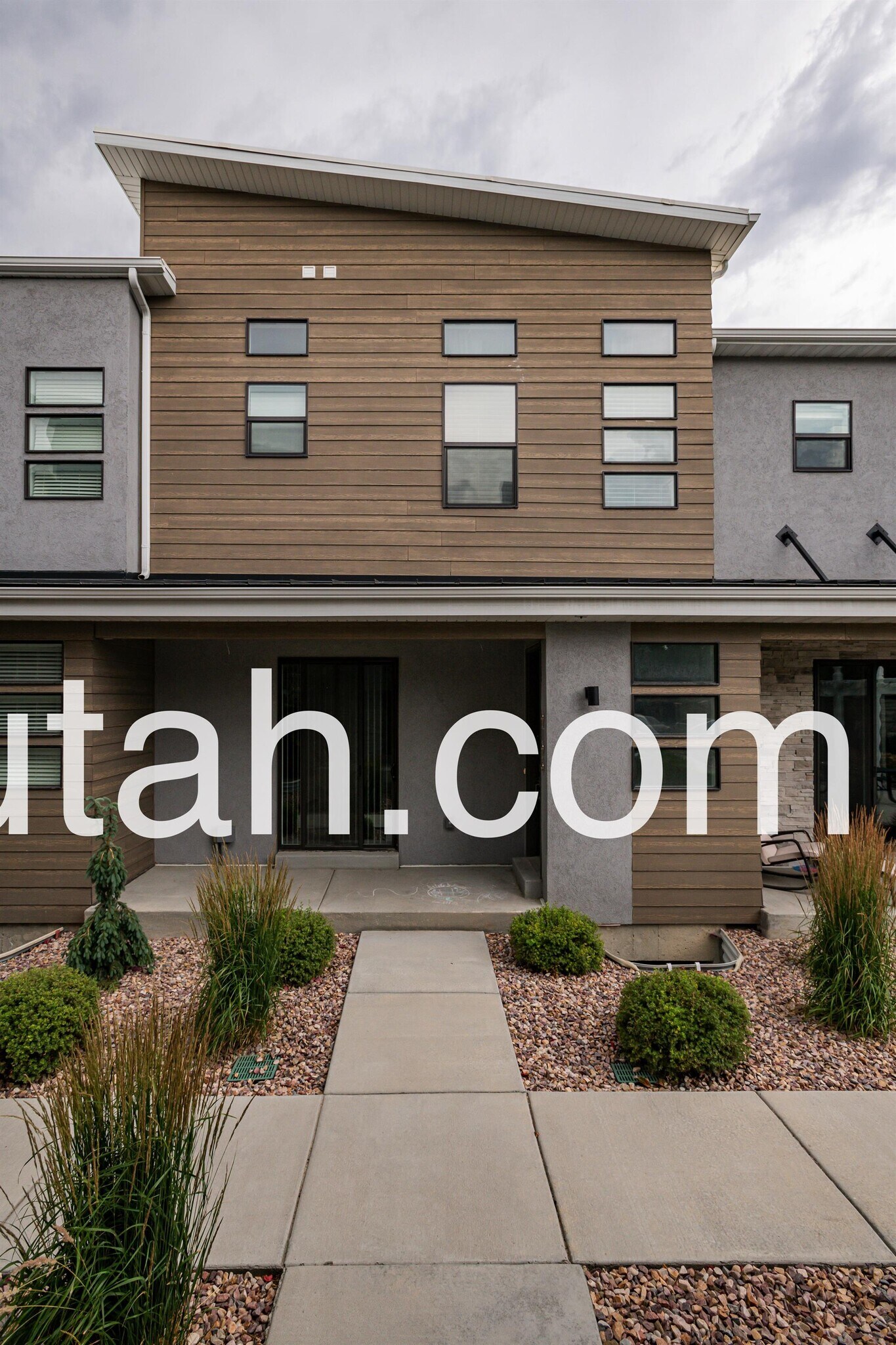 9196 S Holiday Bowl Ct, Sandy, UT 84070 - Townhome Rentals in Sandy UT ...