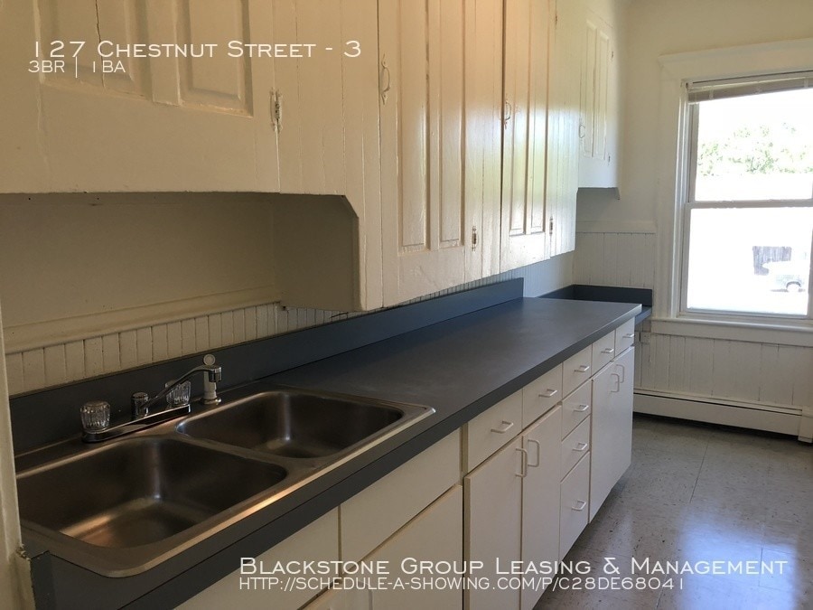 127 Chestnut St Unit 3, Lincoln, RI 02838 - Room for Rent in Lincoln ...