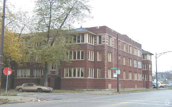 215-217 E 61st St, Chicago, IL 60637 - Apartments in Chicago, IL ...