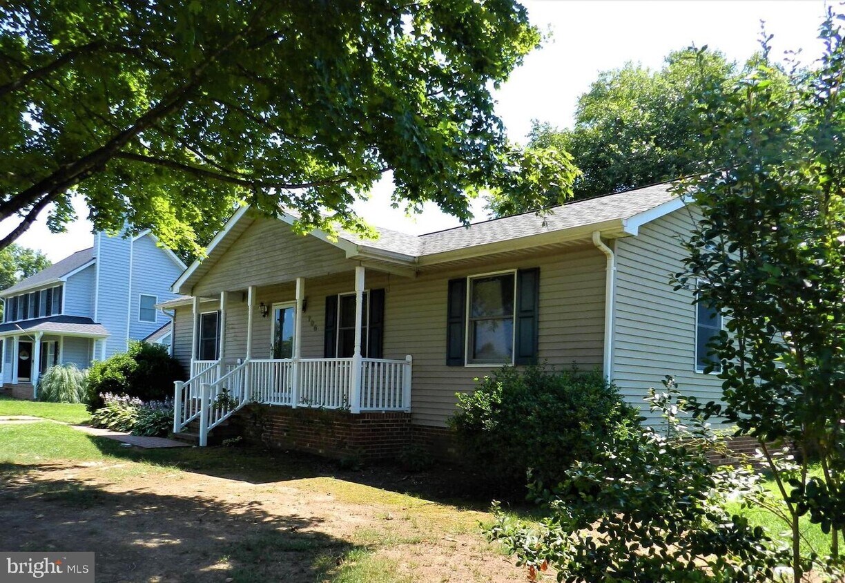 206 Gerber Dr, Fredericksburg, VA 22408 - House Rental in ...