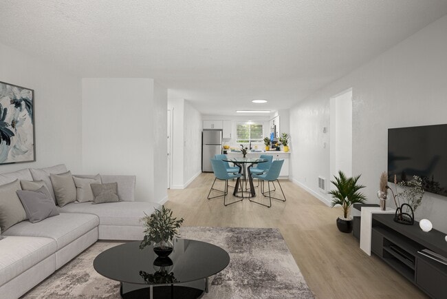 Springfield Gateway Apartments for Rent with a Yard - Springfield, OR ...