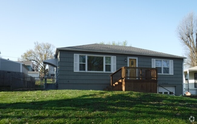 Apartments for Rent with Yard in Bendena KS