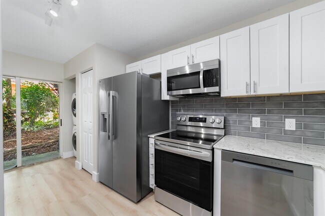 Hamilton Bay Apartments for Rent with Gym/Fitness Center - West Palm ...