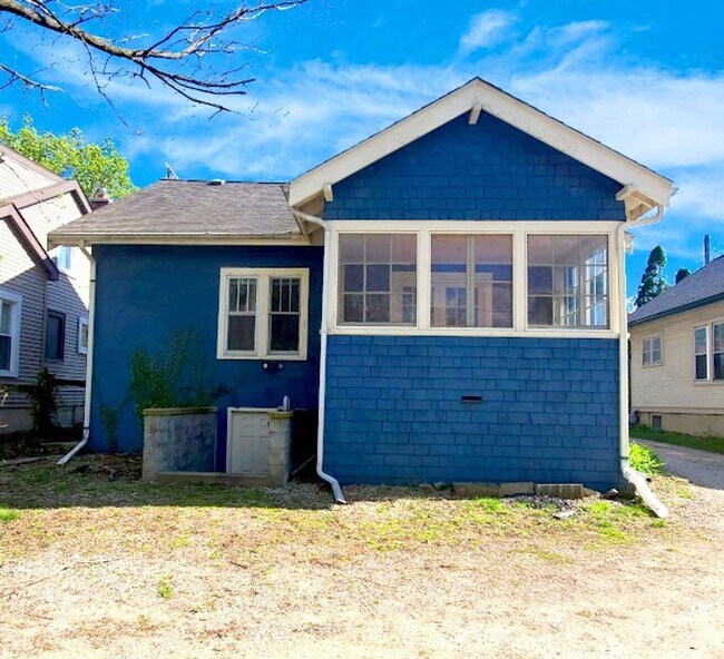 903 Dewey Ave Unit 1, Ann Arbor, MI 48104 - Room for Rent in Ann Arbor, MI | Apartments.com