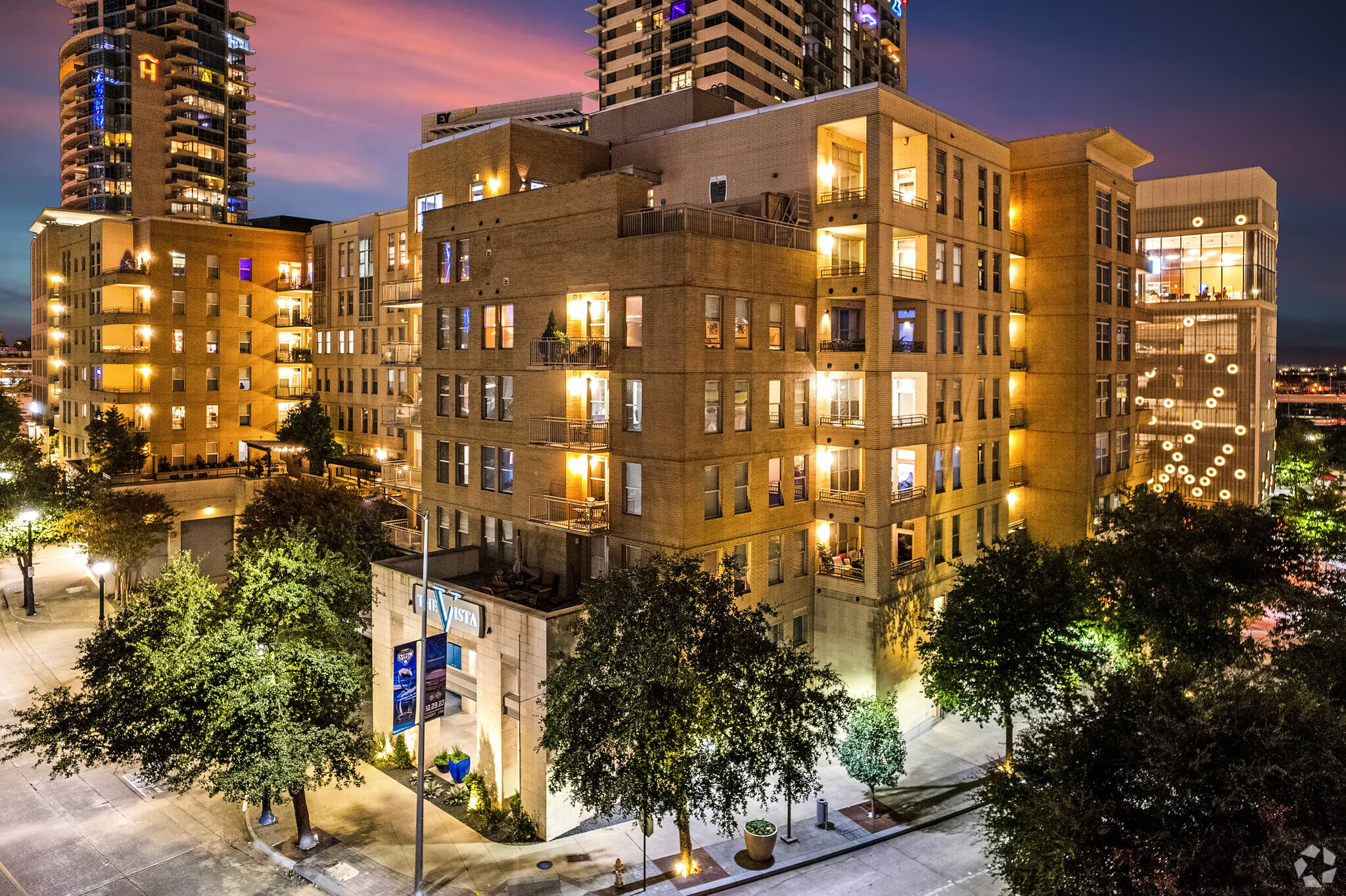 Vista at Dallas - 2345 N Houston St Dallas, TX 75219 | Apartments.com