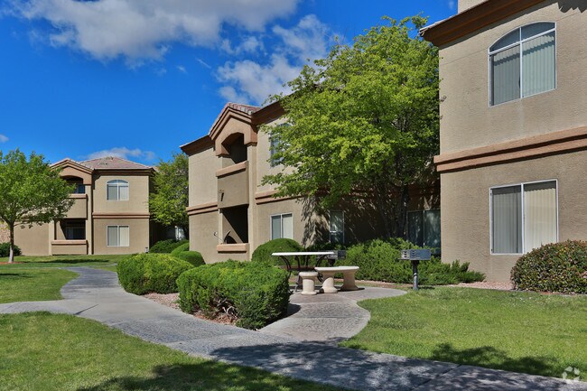 Links at High Resort Apartments - Rio Rancho, NM | Apartments.com